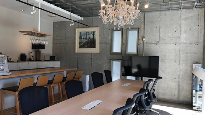 【リピーター多数♪】薬院大通駅近く・Wi-Fi完備♪女子会、会議、撮影、レッスン、テレワークなどにおすすめの多目的空間です✨の写真1