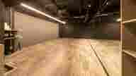 【スタジオ1】川崎駅8分/広さ43.4㎡、鏡幅7.3mの中型レンタルスタジオ/ダンスの練習や各種教室利用に最適の写真2