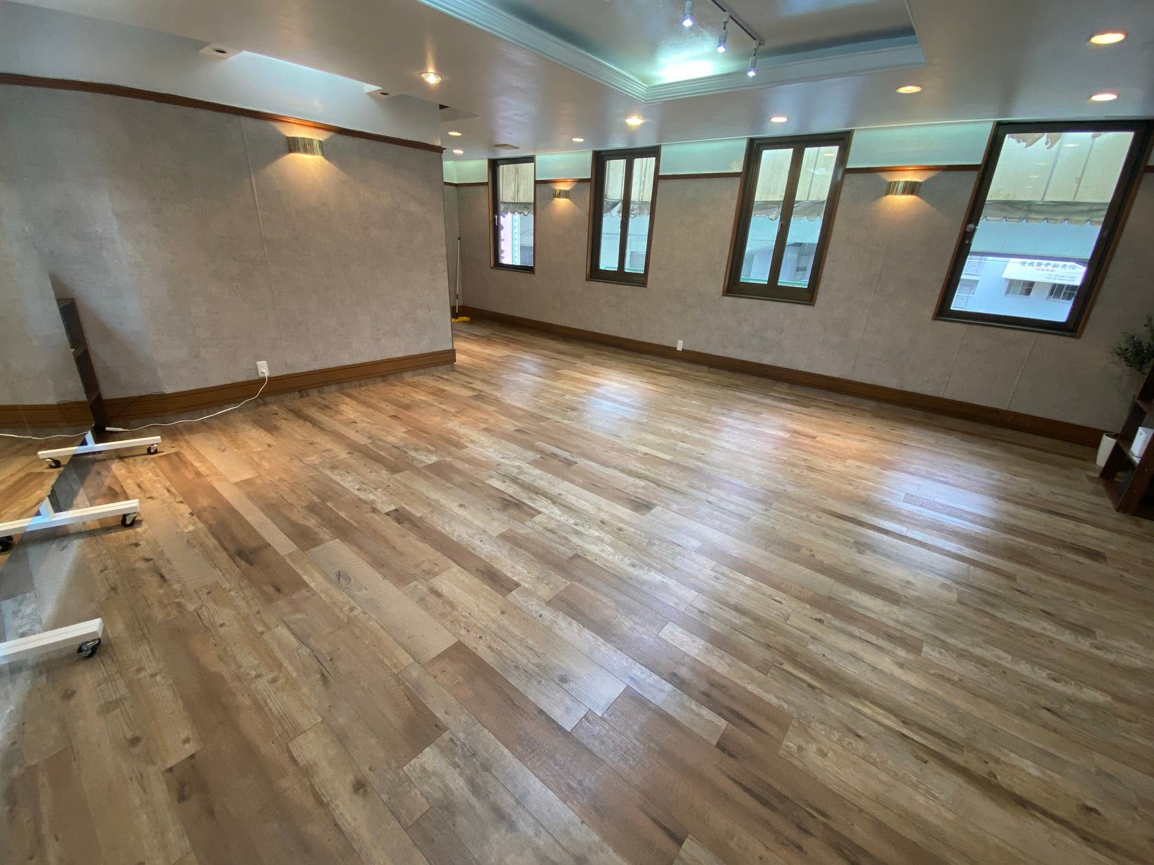 駅から徒歩1分の駅チカスタジオ！【ダンス練習】【ヨガ、ピラティス教室】【動画撮影】多用途でご利用いただけます。イーチプラスの写真3