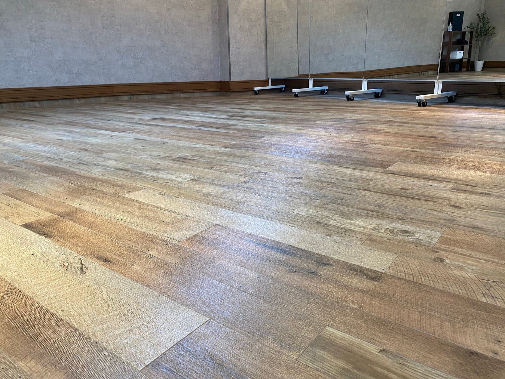 駅から徒歩1分の駅チカスタジオ！【ダンス練習】【ヨガ、ピラティス教室】【動画撮影】多用途でご利用いただけます。イーチプラスの写真10