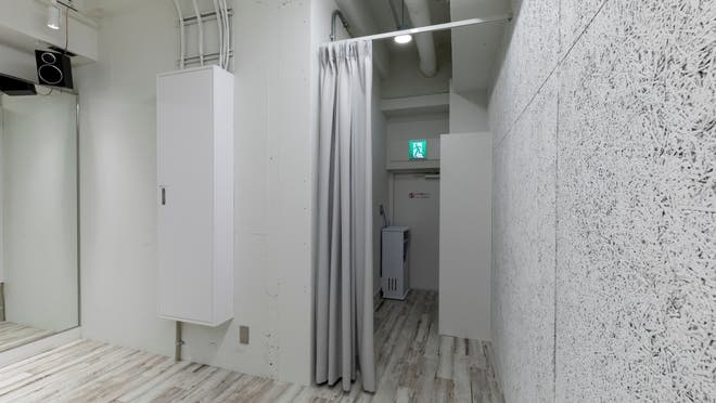 【スタジオ2】川崎駅8分/レンタルスタジオ/広さ20.2㎡、鏡幅4.3m/個人練習や少人数レッスンに最適の写真5
