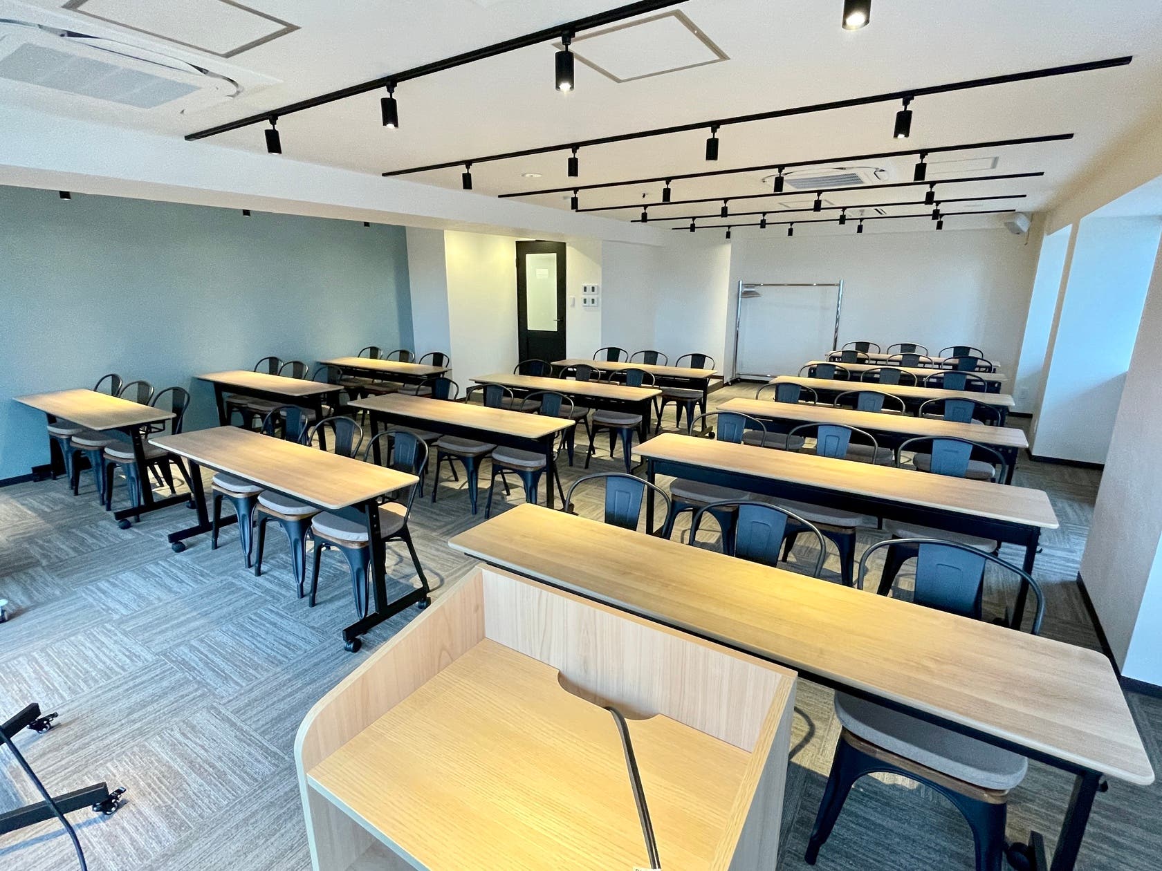 8B【新宿御苑前駅2分】39名着席の会議室！設備・備品が充実♪Wi-Fi無料！清掃で衛生面も安心♥便利な駅近の写真11