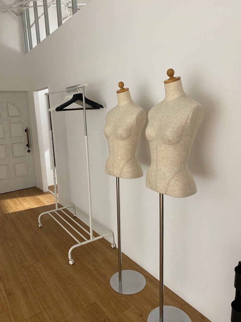 【中野富士見町駅徒歩1分】HP完成記念！高2.8×横5.5ｍ白ホリ、トップライトの打てるレンタル撮影スタジオの写真18