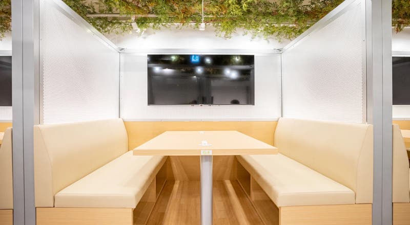 【渋谷駅徒歩1分｜3Gブース】最大6名／高速Wi-Fi／55型モニター／会議・商談・面接・打ち合わせ・作業等