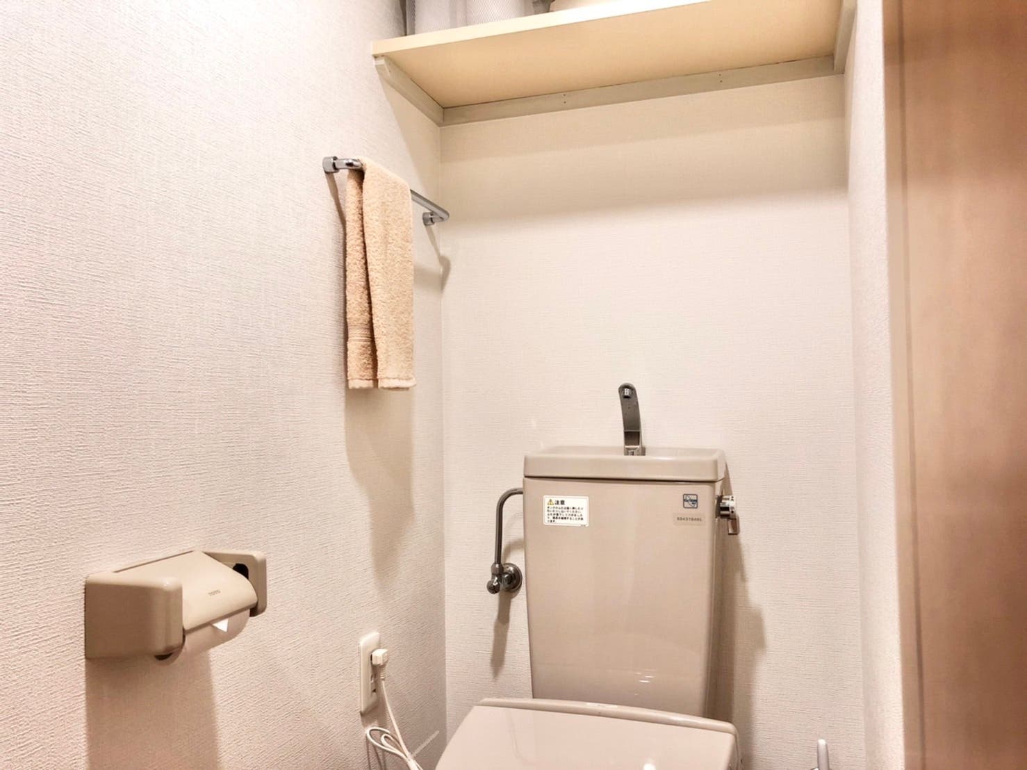 【南森町駅１分】シンプル＆かわいい内装✨静かでお洒落な人気サロンです✨長時間・１日料金が格安✨エステや整体の施術/練習にの写真8