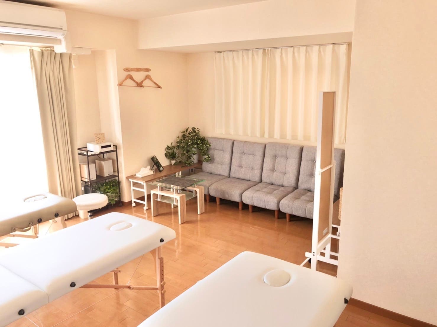 【人気】南森町駅１分✨大阪駅から１駅✨完全個室14帖の広々サロン✨施術ベッド4台まで対応✨講座・練習・体験会にも！の写真7