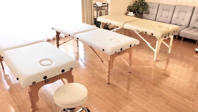 【人気】南森町駅1分✨大阪駅から1駅✨完全個室14帖の広々サロン✨施術ベッド4台まで対応✨講座・練習・体験会にも!の写真4