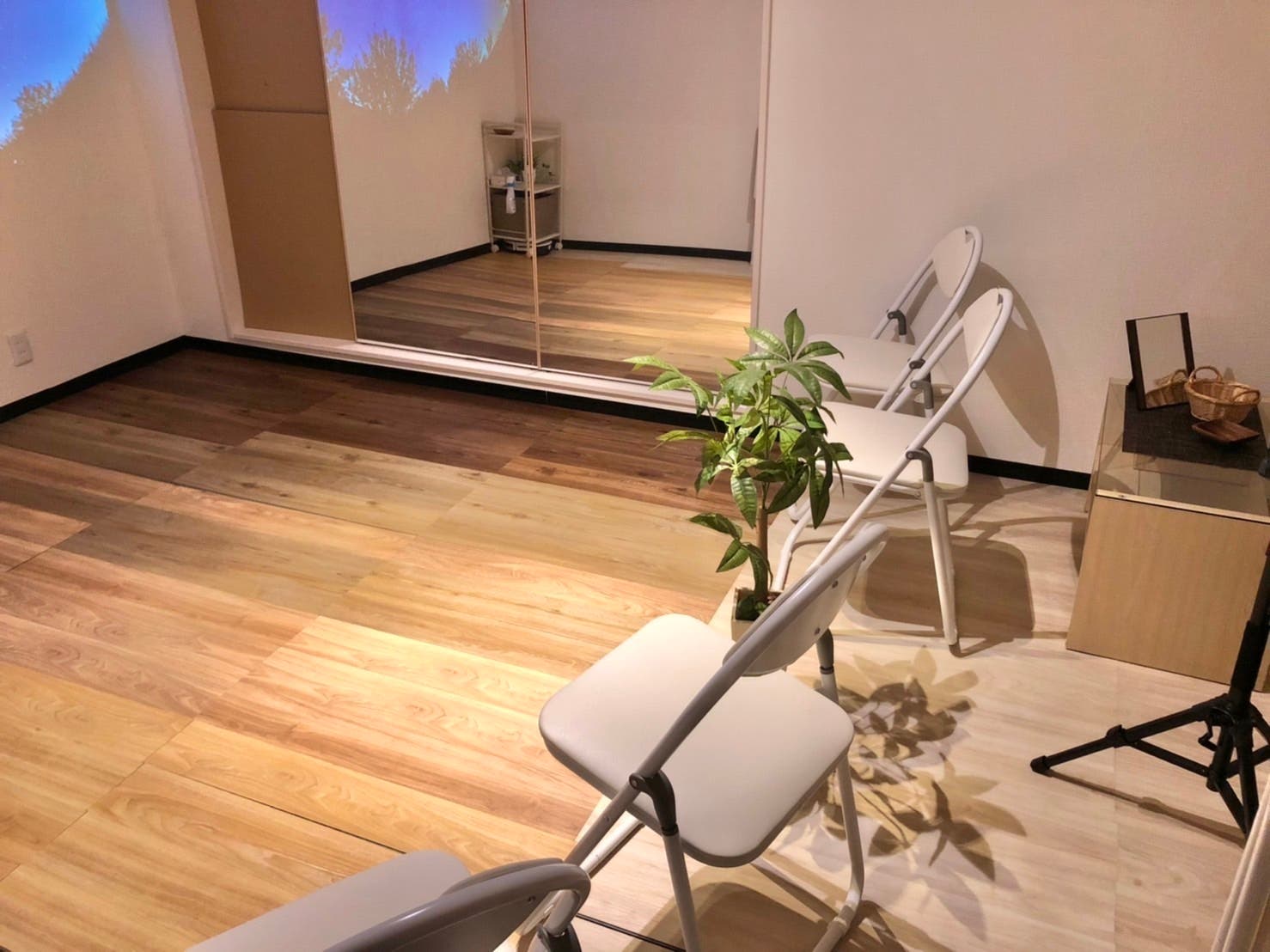 【大画面＆大音量OK！】映画鑑賞（プライベートシアター）・音楽鑑賞・楽器演奏に✨プロジェクターのレンタル料金込み✨南森町駅すぐ！の写真4