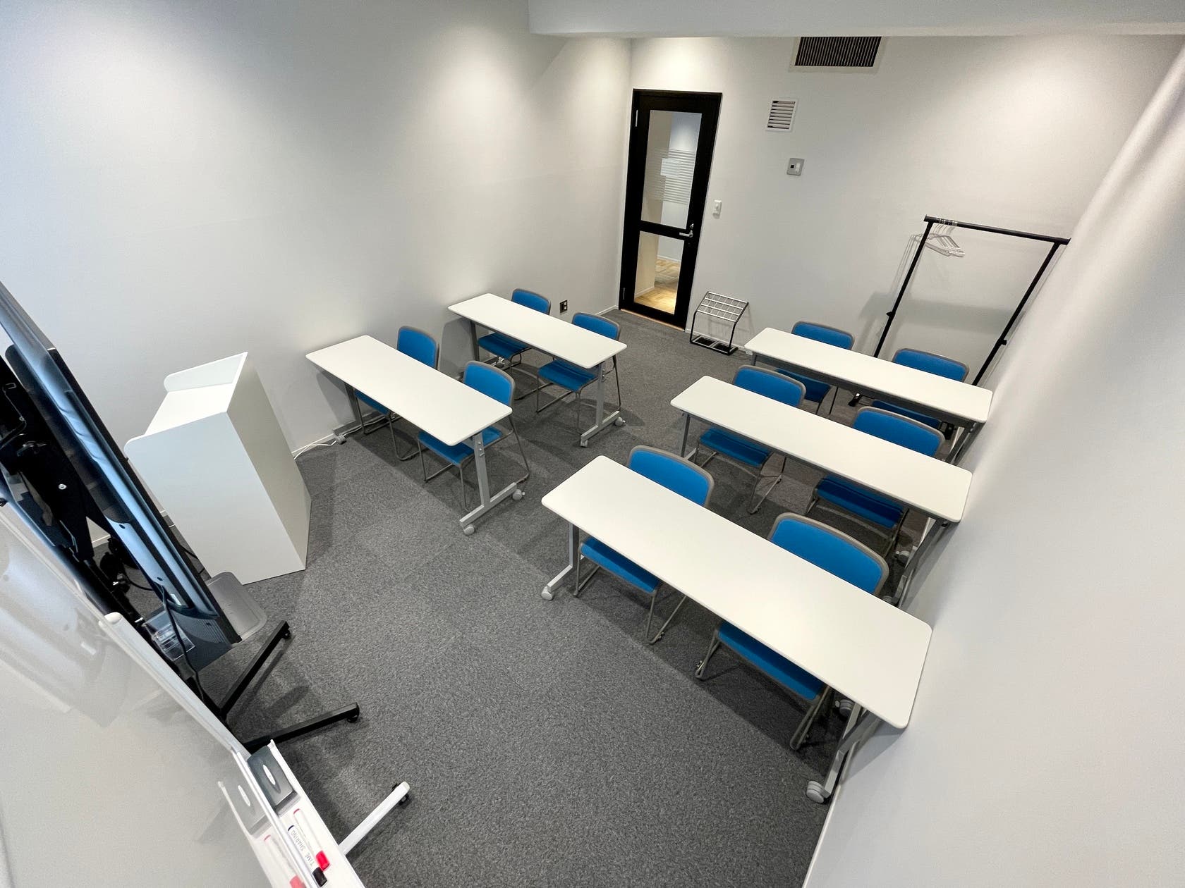 4C【六本木駅1分】10名着席の貸し会議室！備品全て無料◎の写真12