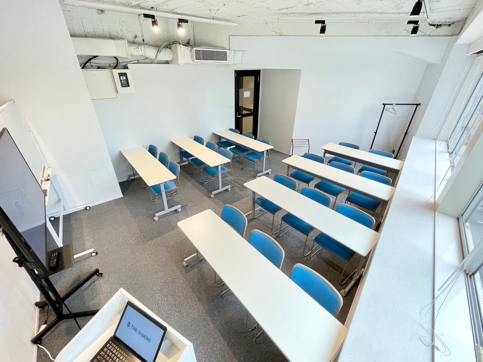 4E【六本木駅1分】20名着席の貸し会議室！備品無料◎の写真12