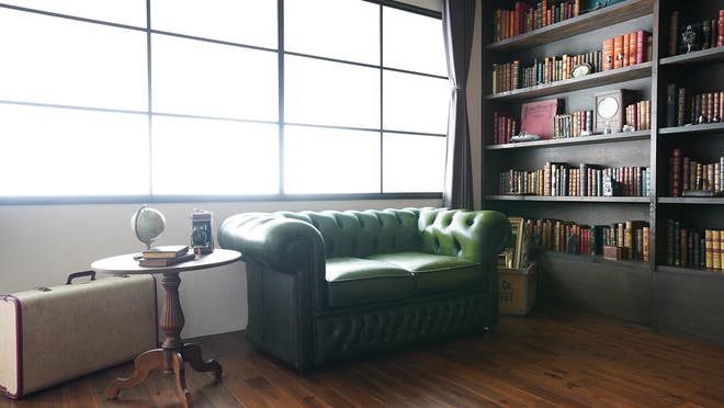 田町駅徒歩5分|アンティーク家具・雑貨・洋書が大量に揃う書斎スタジオ|本棚・白壁・コンクリート壁・ウッド壁等豊富な背景 自然光◎の写真7