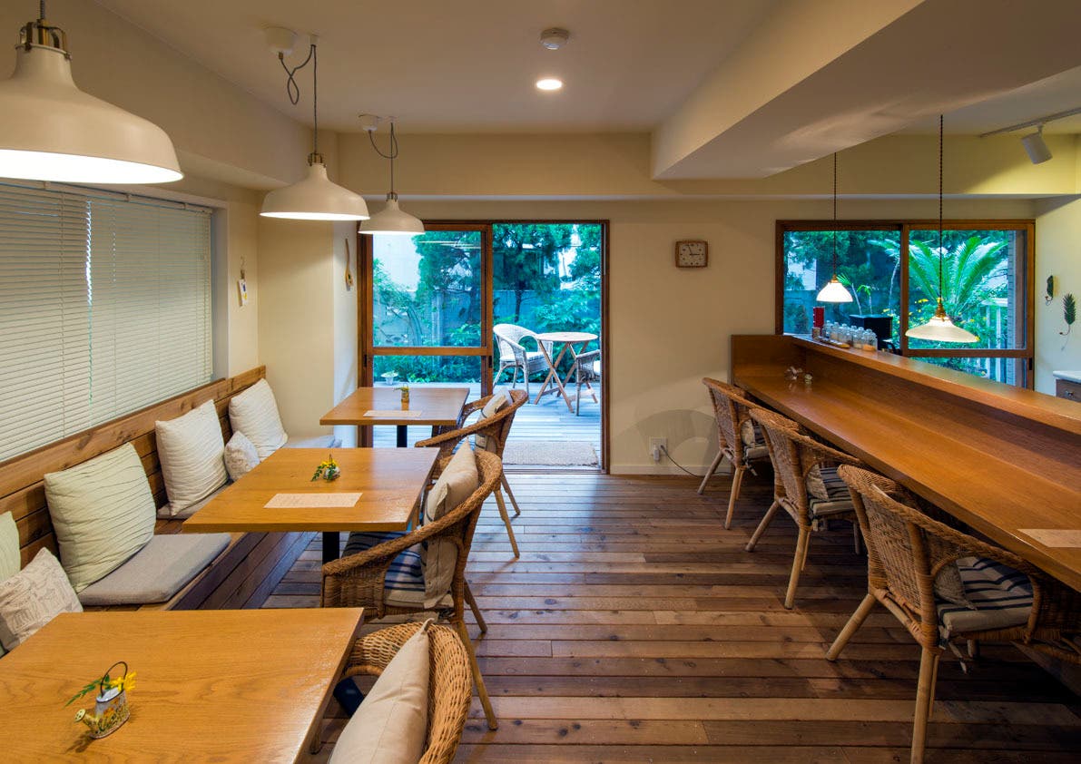 高円寺駅から徒歩５分のカフェです。の写真2