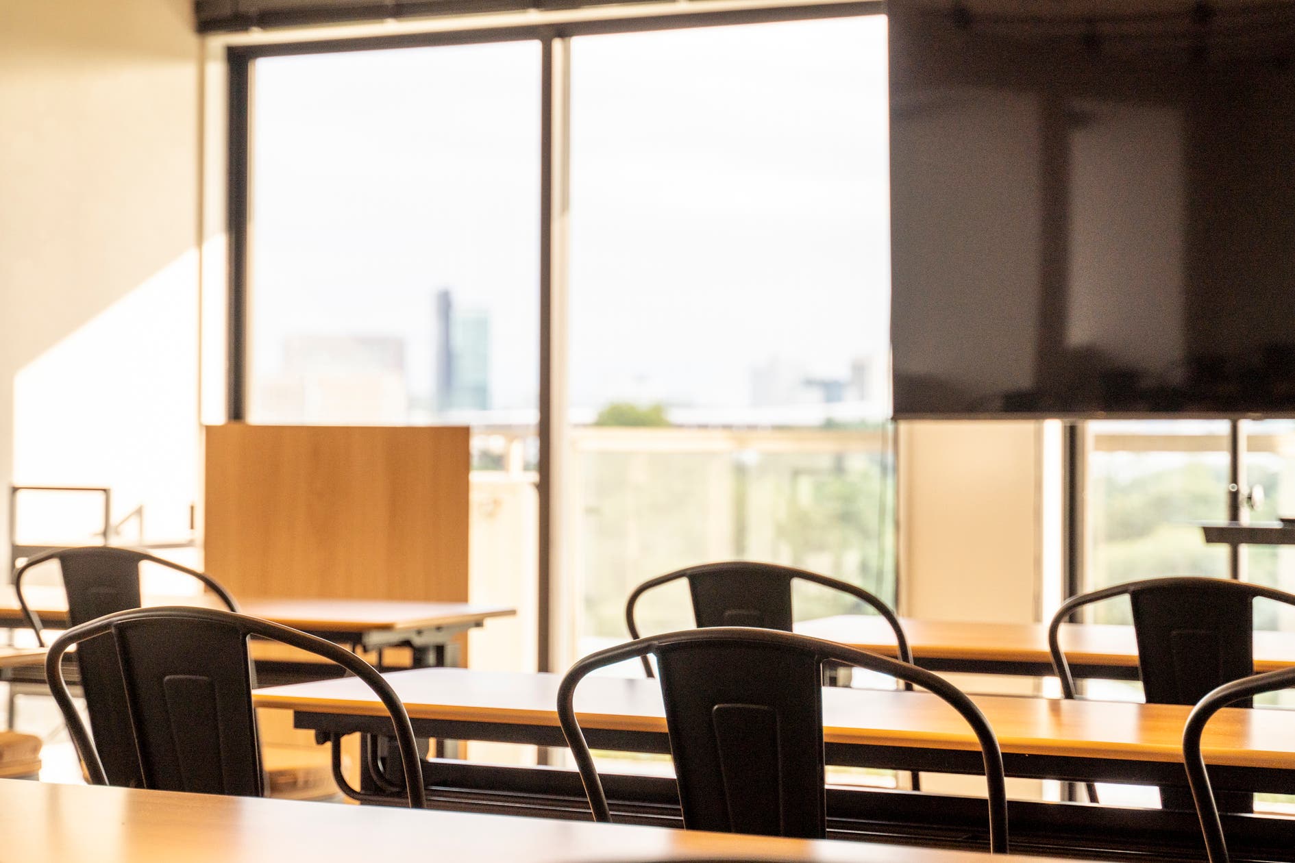 8B【新宿御苑前駅2分】39名着席の会議室！設備・備品が充実♪Wi-Fi無料！清掃で衛生面も安心♥便利な駅近の写真3