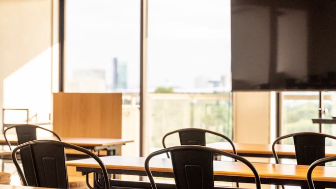 8B【新宿御苑前駅2分】39名着席の会議室!設備・備品が充実♪Wi-Fi無料!清掃で衛生面も安心♥便利な駅近の写真3