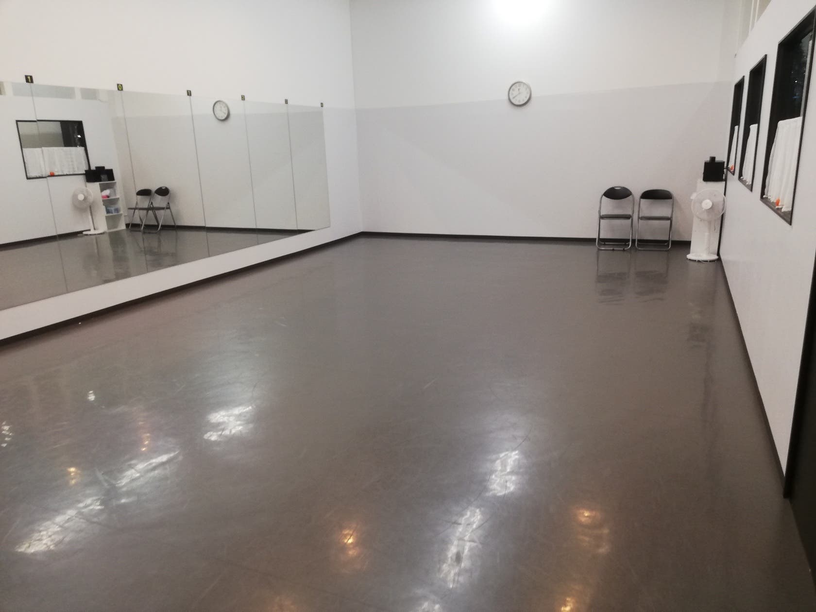 【YTJ千里スタジオ】千里中央駅徒歩5分・鏡張りのダンスやレッスンに最適なスタジオですの写真7