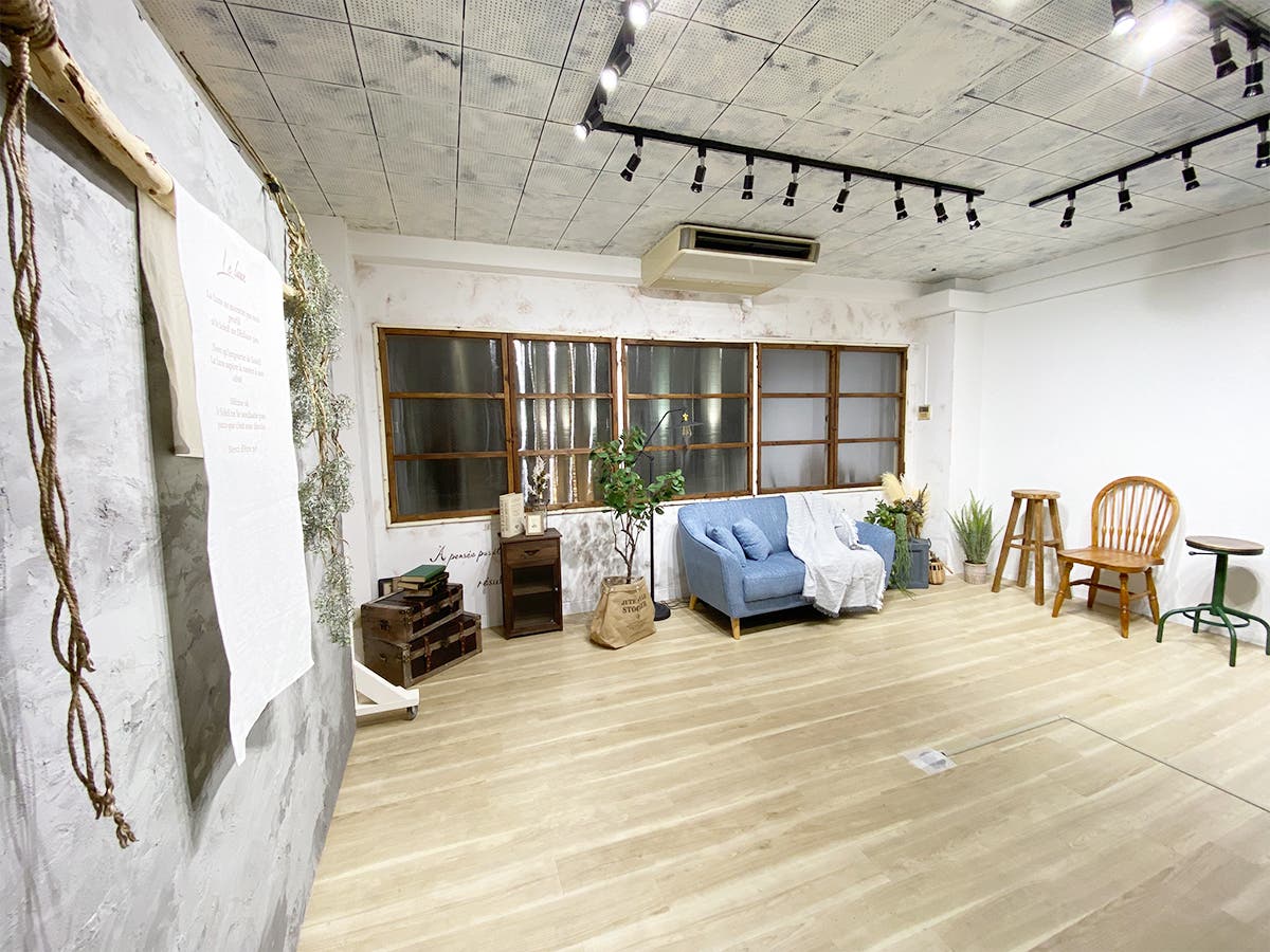 セルフ撮影スタジオ◆スタジオファシル◆【西梅田駅徒歩3分】撮影小物充実/メイクスペース/背景充実/リッツカールトン裏にオープンの写真5