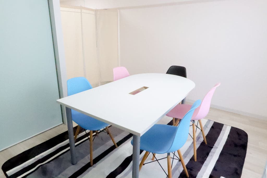 【東武練馬駅徒歩1分！8名利用可！】大型モニター・動画サービス・ボードゲーム・WiFi無料！ふれあい貸し会議室 東武練馬Aの写真6