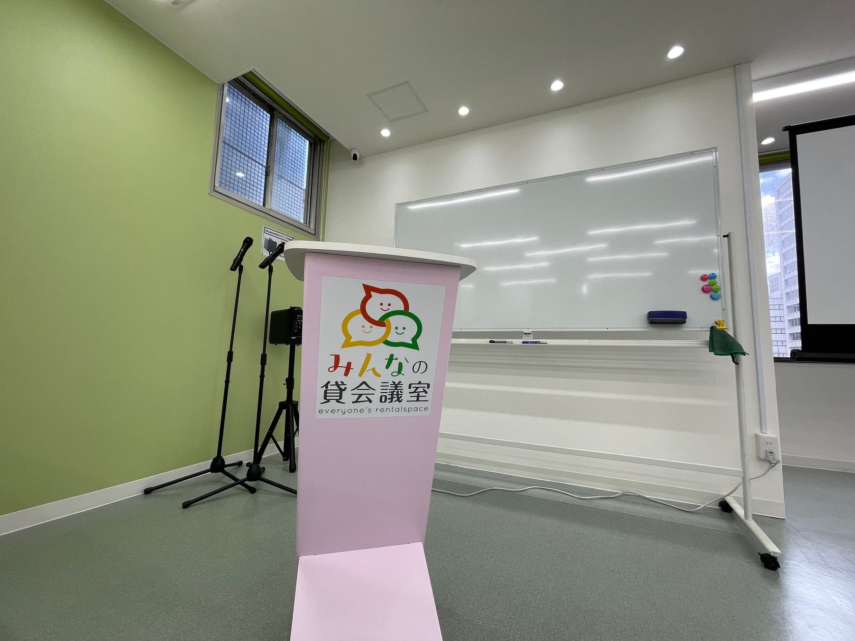 【天神駅徒歩2分】定員34名+予備椅子6名！プロジェクター含む備品・高速Wi-Fi無料！別館401会議室の写真10