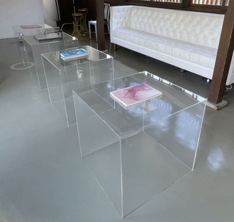 アクリルキューブレンタルの画像1