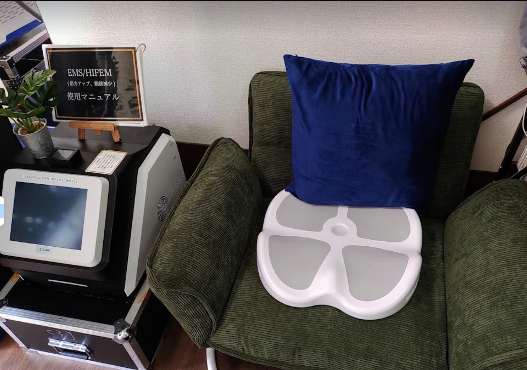 ネイルにピッタリ！5種類の人気エステマシンが自由に使えるセルフエステ スペースの写真5