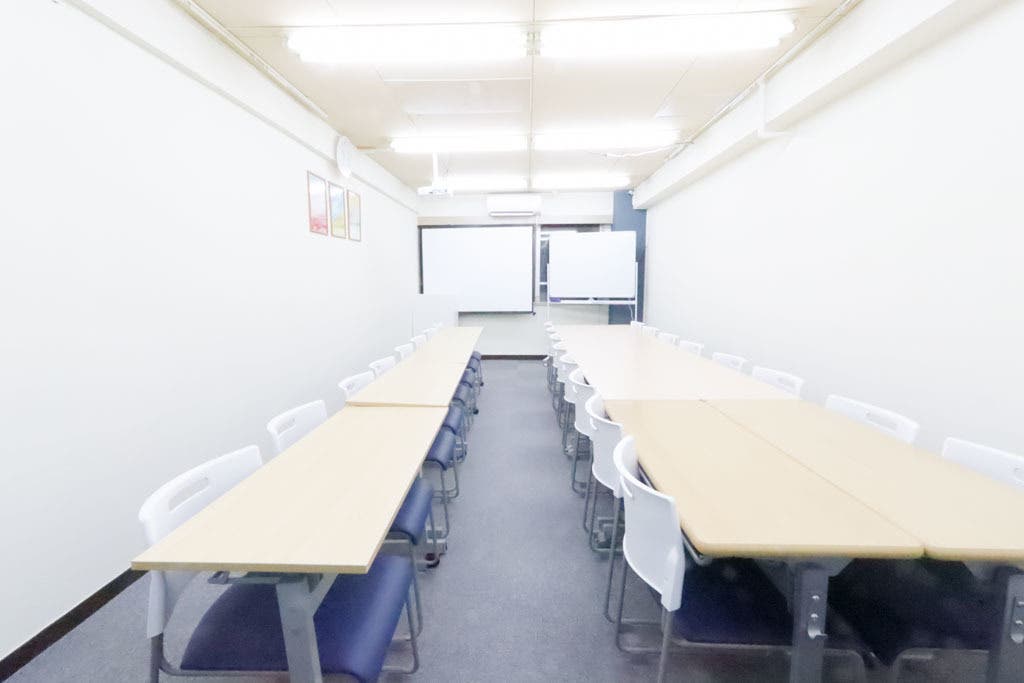 【上野駅浅草口徒歩57秒！28名】プロジェクタ―・ホワイトボード・WiFi無料！土足可！換気可！ふれあい貸し会議室 上野No60の写真6