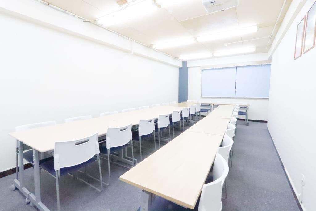 【上野駅浅草口徒歩57秒！28名】プロジェクタ―・ホワイトボード・WiFi無料！土足可！換気可！ふれあい貸し会議室 上野No60の写真8