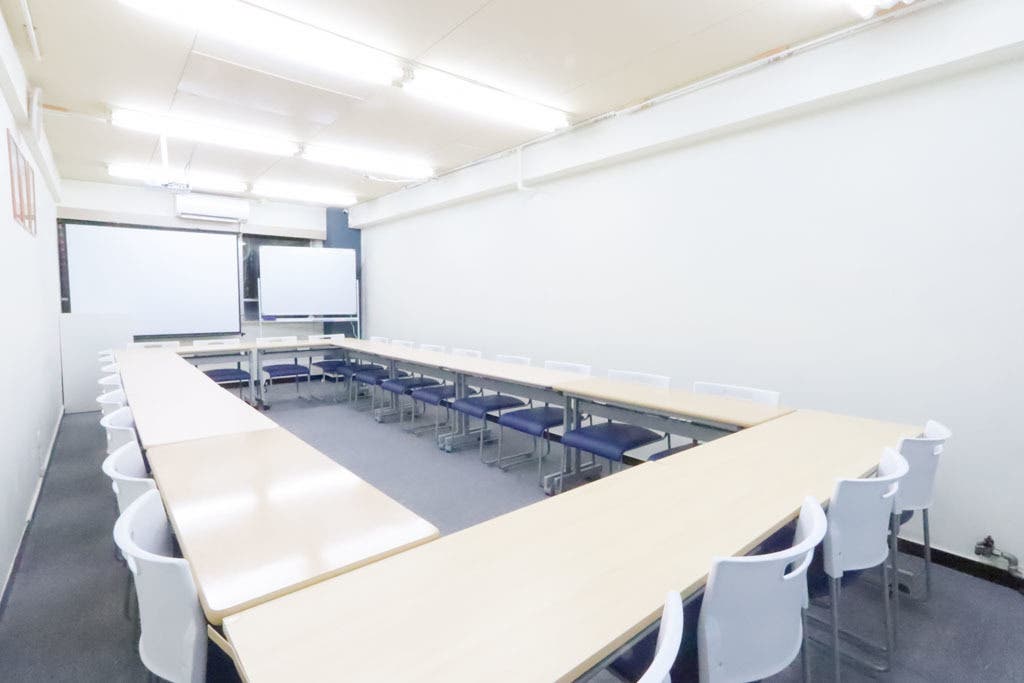 【上野駅浅草口徒歩57秒！28名】プロジェクタ―・ホワイトボード・WiFi無料！土足可！換気可！ふれあい貸し会議室 上野No60の写真12