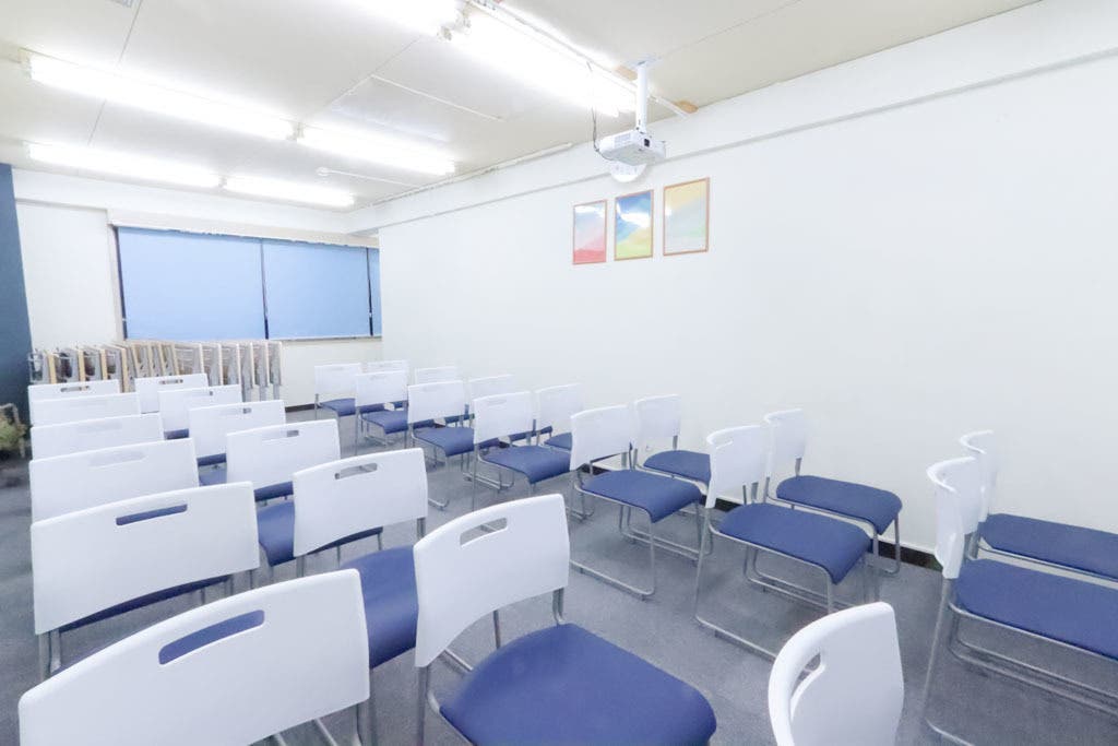 【上野駅浅草口徒歩57秒！28名】プロジェクタ―・ホワイトボード・WiFi無料！土足可！換気可！ふれあい貸し会議室 上野No60の写真13