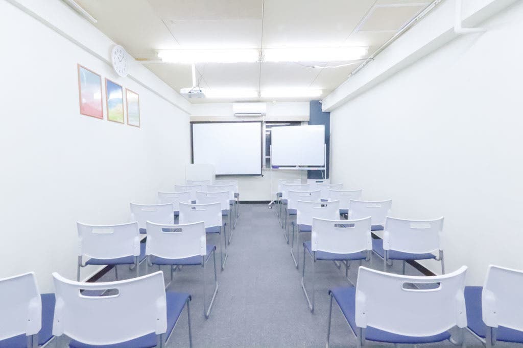 【上野駅浅草口徒歩57秒！28名】プロジェクタ―・ホワイトボード・WiFi無料！土足可！換気可！ふれあい貸し会議室 上野No60の写真14