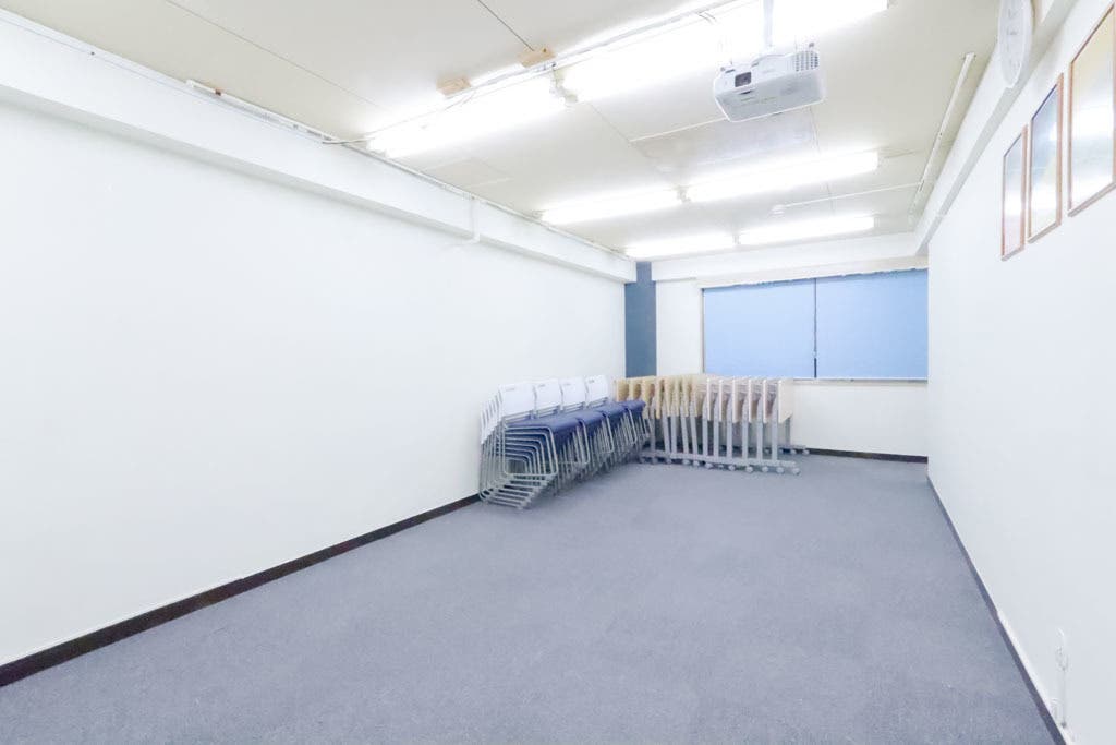 【上野駅浅草口徒歩57秒！28名】プロジェクタ―・ホワイトボード・WiFi無料！土足可！換気可！ふれあい貸し会議室 上野No60の写真16