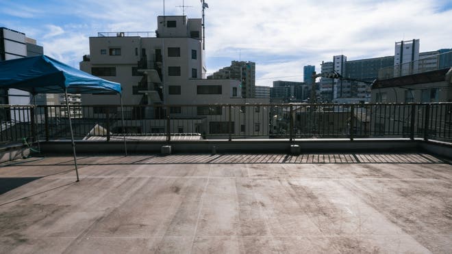 商用撮影,スタジオ可!木場駅徒歩5分、門前仲町駅徒歩10分 下町の60平米の屋上施設の写真1