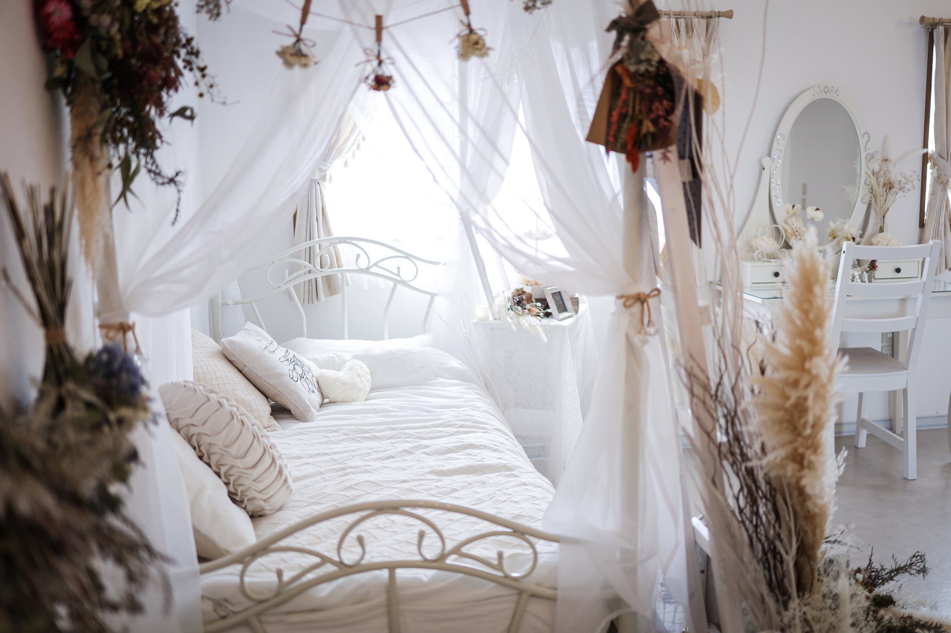 ドライフラワーに囲まれた天蓋ベットのあるスタジオ！の写真4