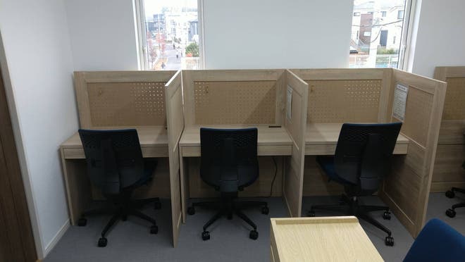 柏たなか駅から徒歩6分、一室貸切でリモートワーク・パソコン作業ができる個別ブース、絨毯敷きで足元快適!の写真2