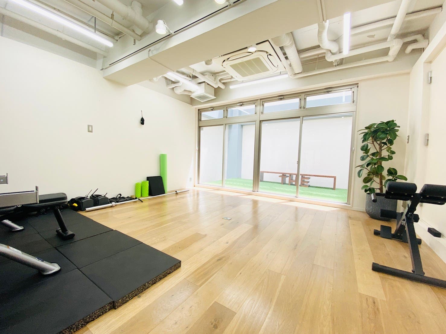 【原宿駅から徒歩5分】レンタルジム THE PERSON | 完全プライベート空間でパーソナルトレーニングに最適！の写真2