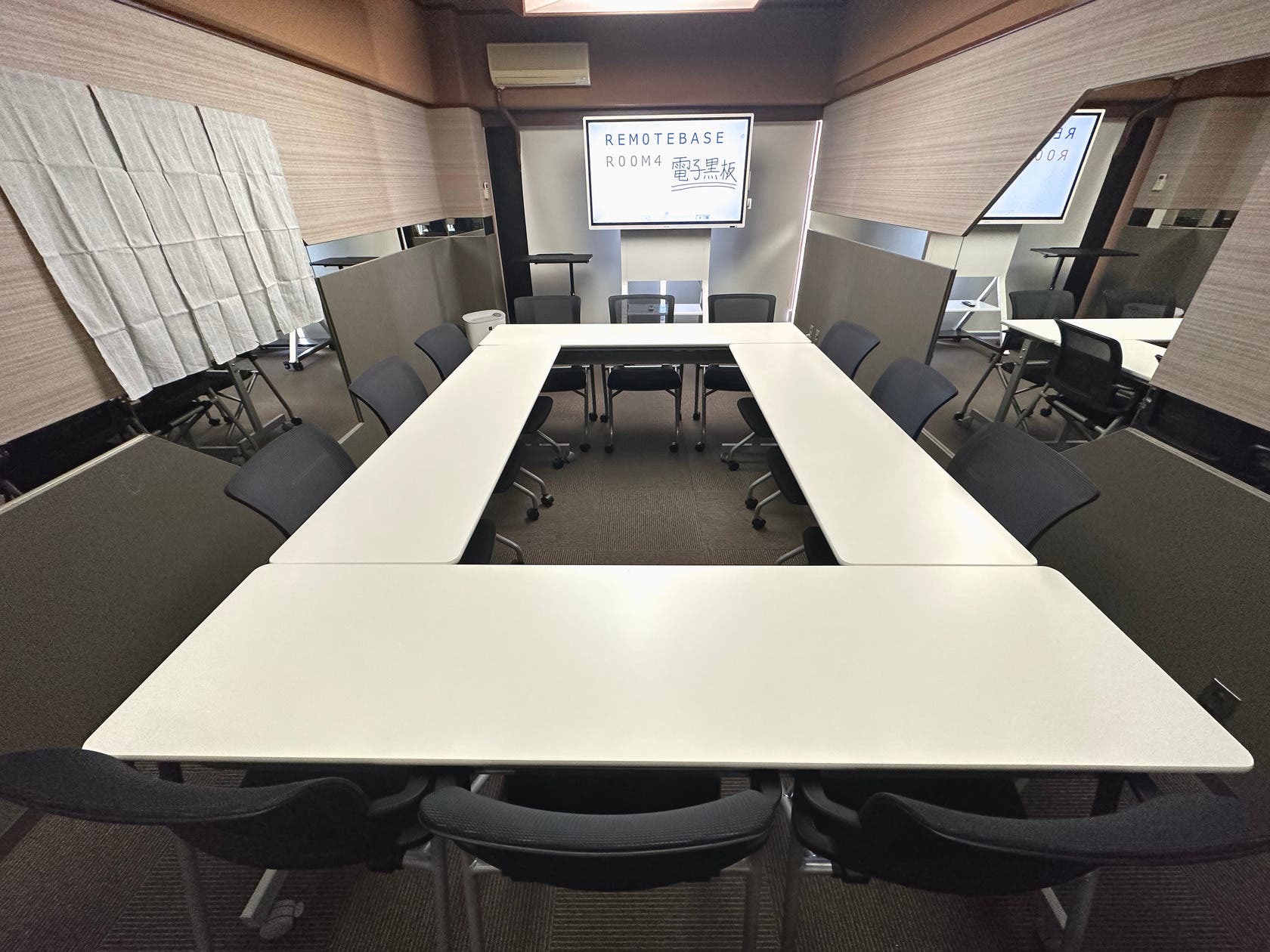 【リモートベースroom4】⚡️パソコン接続楽々55インチの電子黒板採用の次世代スペース⚡️12人着席⚡️近鉄四日市4分⚡️の写真8
