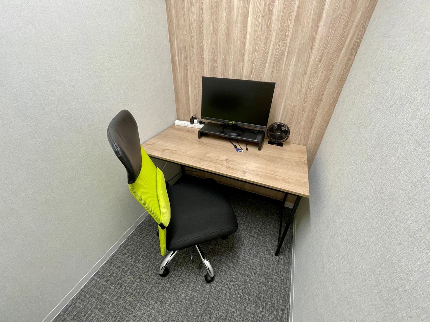 ブース18【蒲田駅5分】オプション料金0円で設備・備品使い放題♪完全個室★無料WiFi♪同フロア内に他のブースあり！の写真1