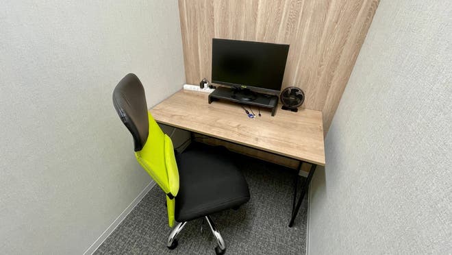 ブース18【蒲田駅5分】オプション料金0円で設備・備品使い放題♪完全個室★無料WiFi♪同フロア内に他のブースあり!の写真1