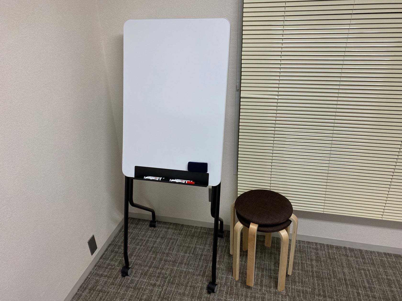 【東銀座4分・築地市場5分】ディスプレイ🈶貸し会議室💻大きな窓で換気良好🔄✨プロジェクタ📺LMスペース東銀座の写真17