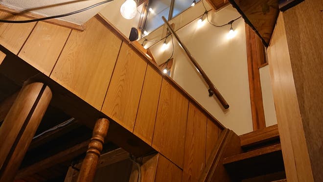 古民家をDIYで改装した路地裏の隠れ家のようなカフェバー/スーパー徒歩1分(BigA)/駅徒歩4分/リアルバースペースの写真2