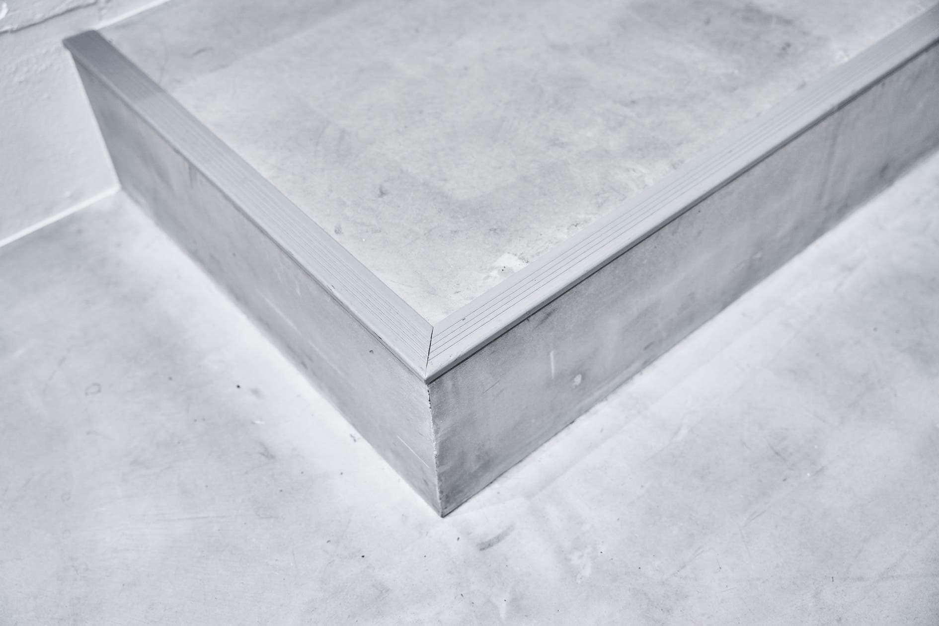 【明治神宮前駅1分】オールホワイト空間、ファッション・アパレルの展示会やポップアップストアに適した、路面ギャラリースペースの写真8