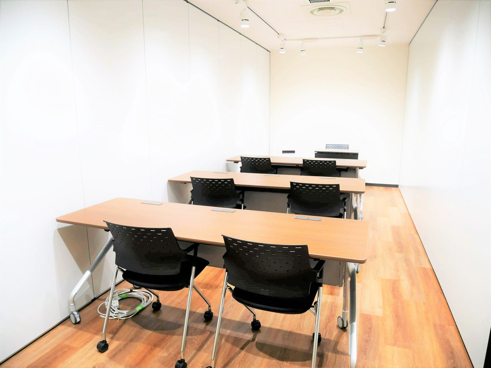 【！20%OFF実施中！】溜池山王駅徒歩1分！ 会議・研修・セミナーに最適！（定員7名）　【RoomD】の写真1