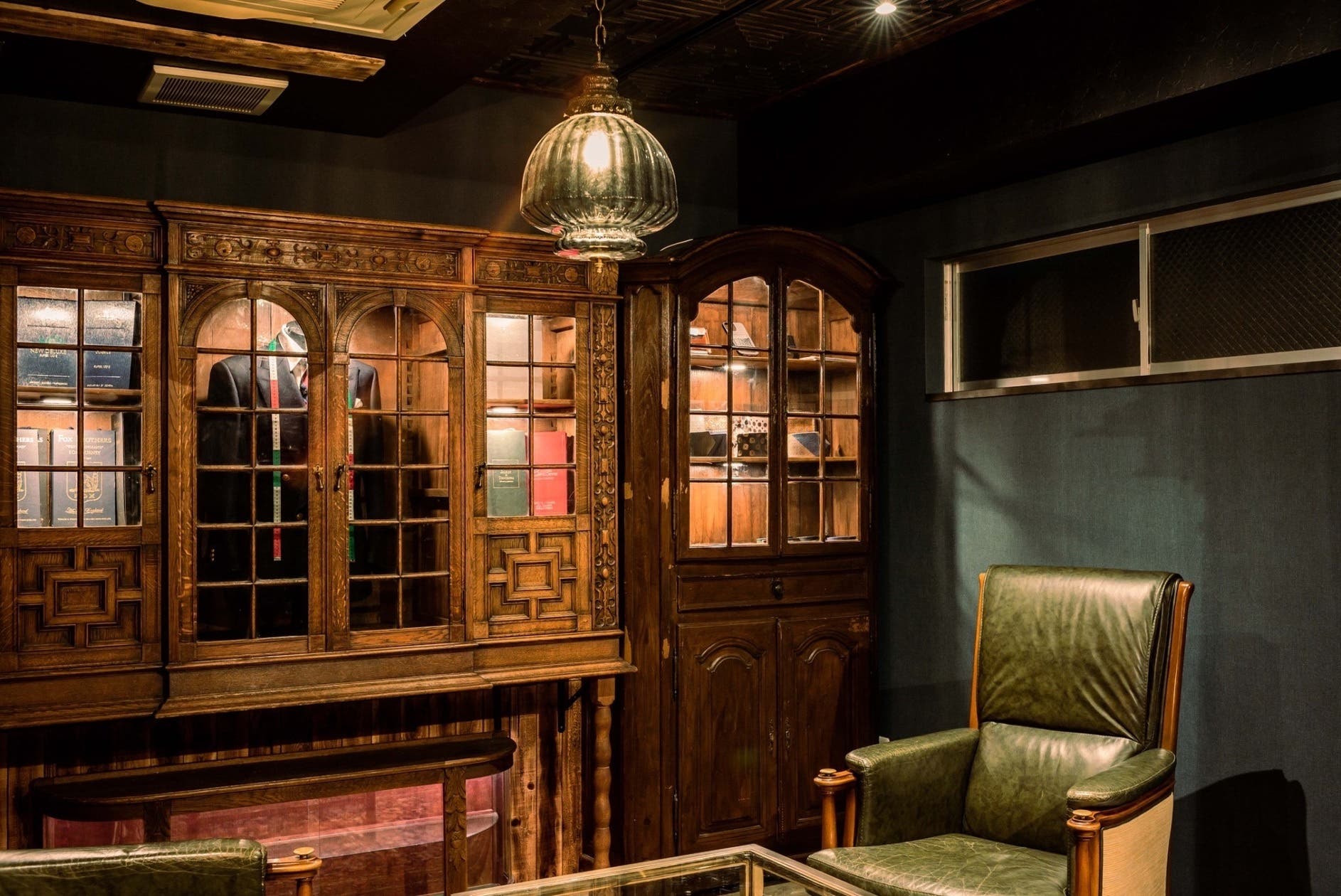 超異空間。アンティーク空間での物販、撮影スペースの写真3