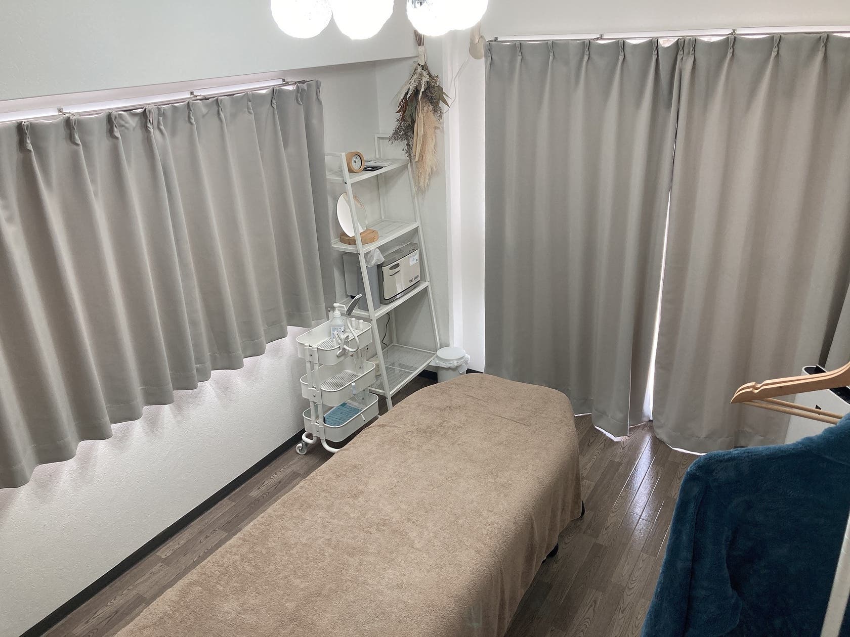 広島市中区本川町のMylaシェアサロン！完全個室の施術ベッドのあるRoom3の写真6