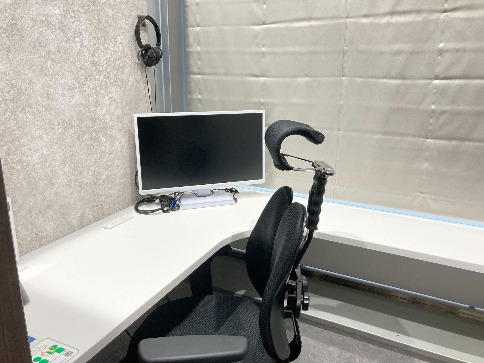 【マイナビBOOTH22】新橋駅直結！全室モニター完備、個室タイプのワークブース☆高速WiFi/フリードリンク付きの写真1