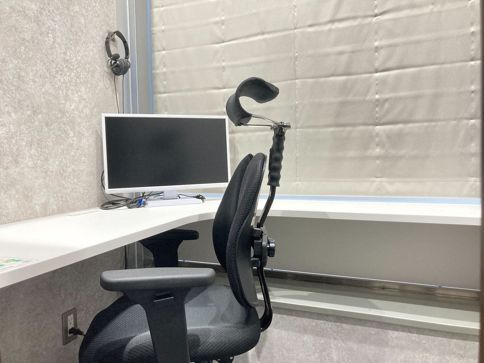 新橋駅直結！【マイナビBOOTH20】全室モニター完備、個室タイプのワークブース☆高速WiFi/フリードリンク付きの写真3