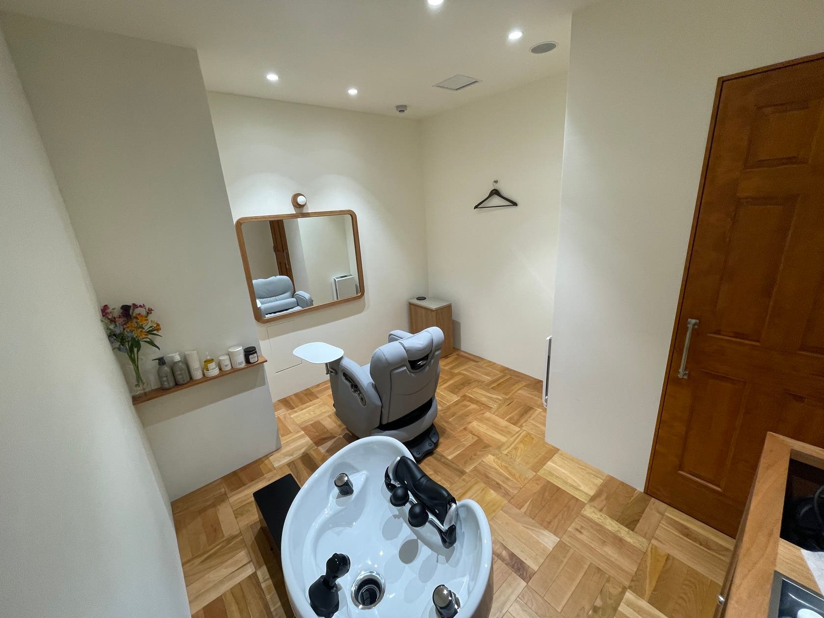 蔵前・新御徒町エリア　完全個室美容室　プライベートの写真4