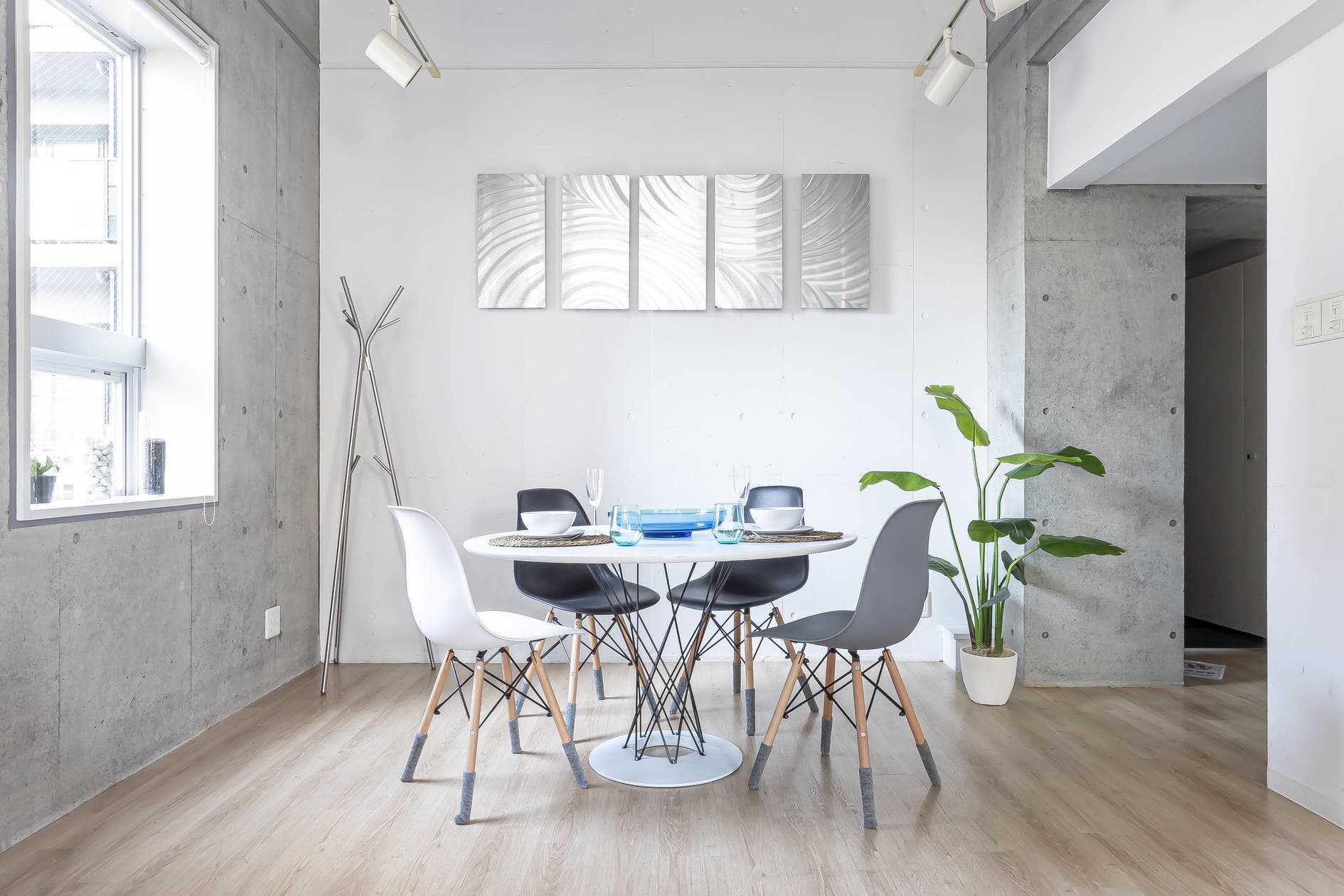 Ａ１．［天井高4M・2面採光］自然光×コンクリが生み出すデザイン空間の写真10