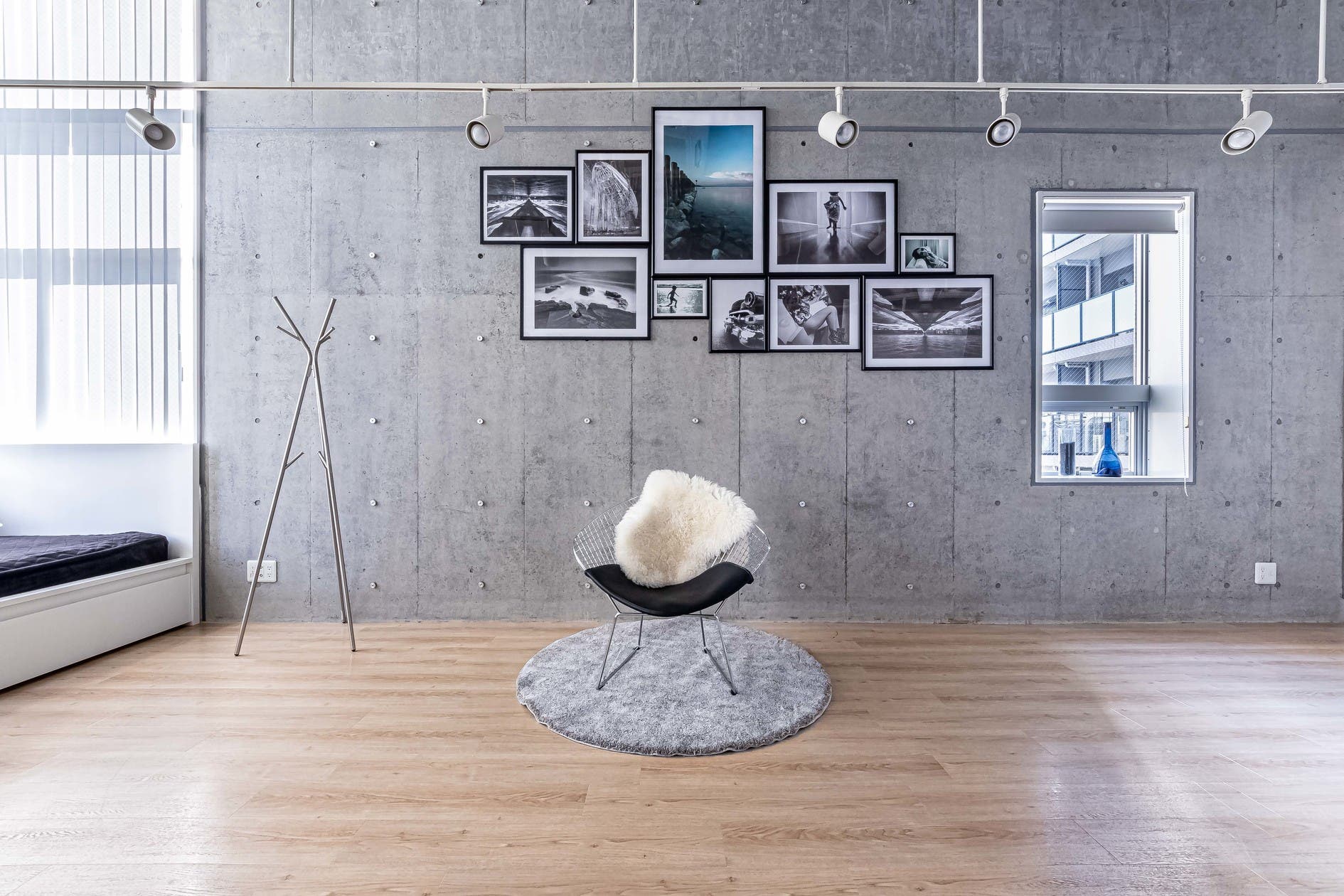 Ａ１．［天井高4M・2面採光］自然光×コンクリが生み出すデザイン空間の写真12