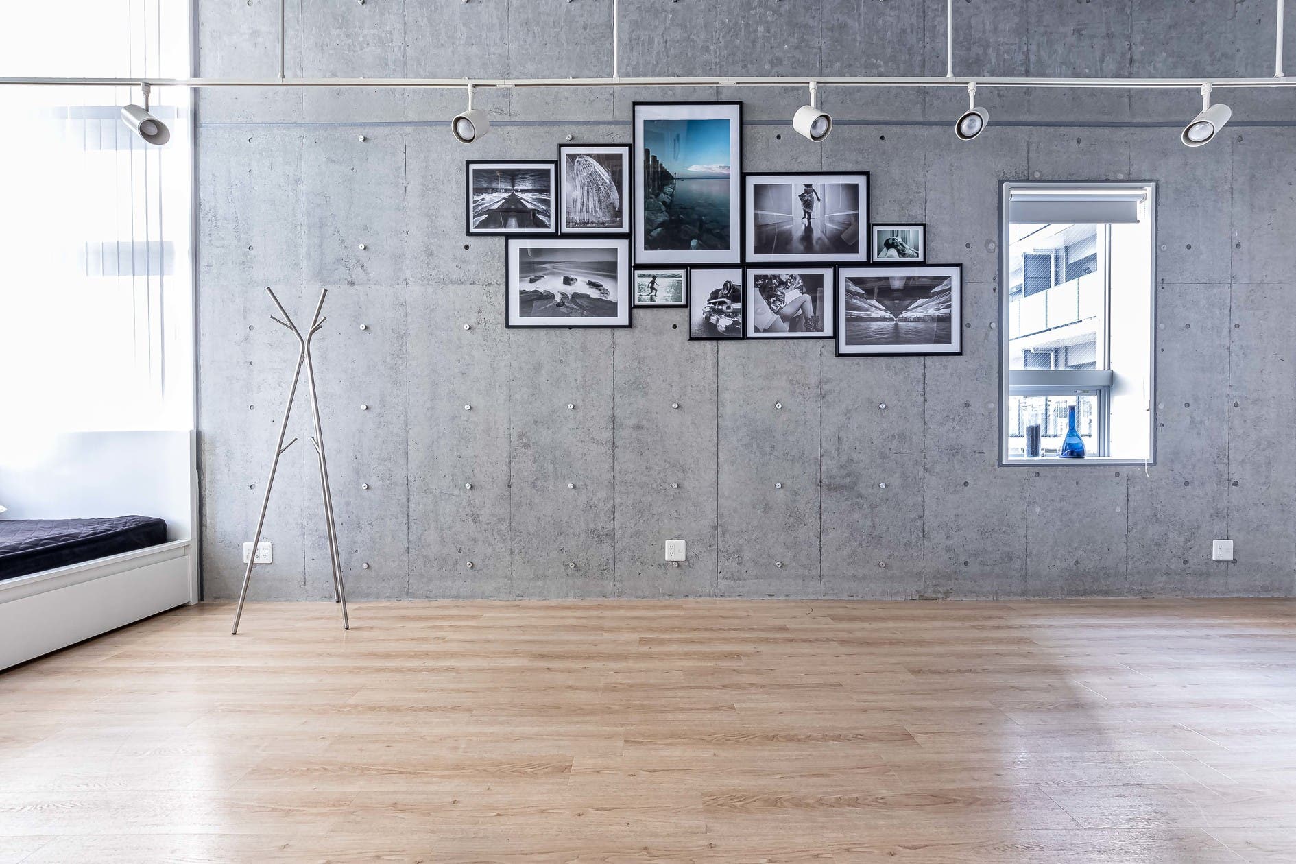 Ａ１．［天井高4M・2面採光］自然光×コンクリが生み出すデザイン空間の写真14