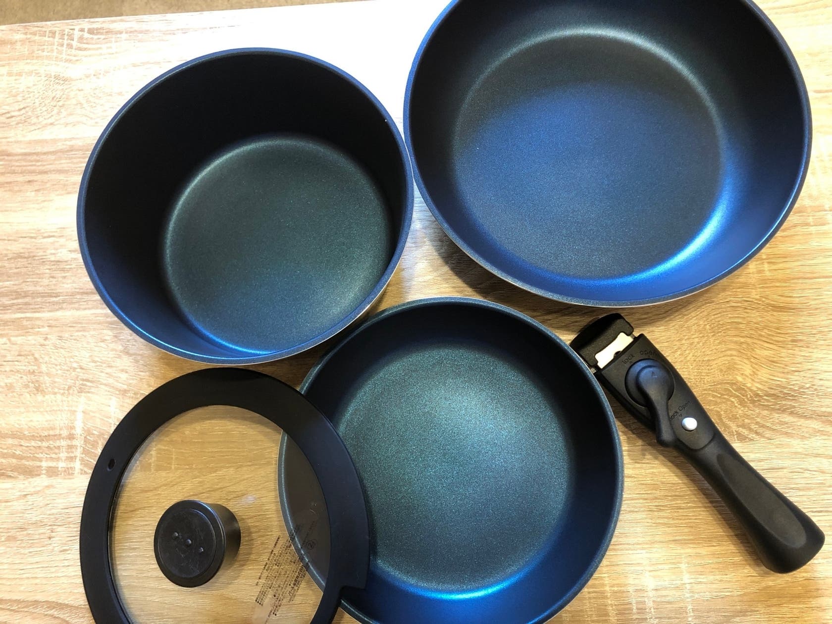 【大人気４人ぐらいのおしゃべりスペース】クリスマス🌟ゲーム多数🗑ゴミ箱利用可🍕鍋パ/タコパ/合コン/女子会/DVD鑑賞の写真17